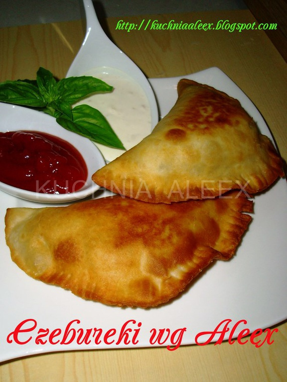 Czebureki ( Чебуреки ) wg Aleex - przepis - Mojegotowanie.pl