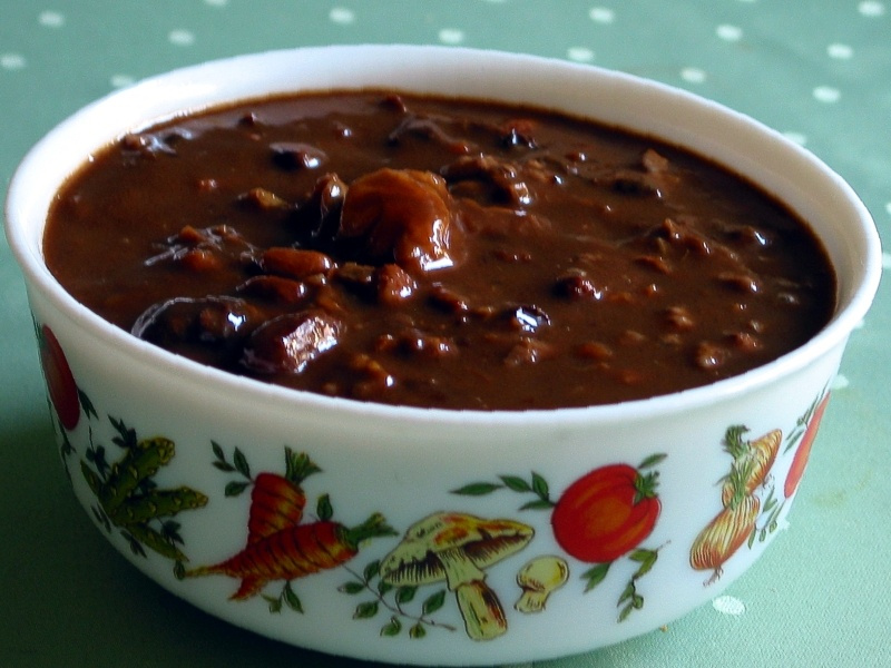 Słodka zupa piernikowa - przepis - Mojegotowanie.pl