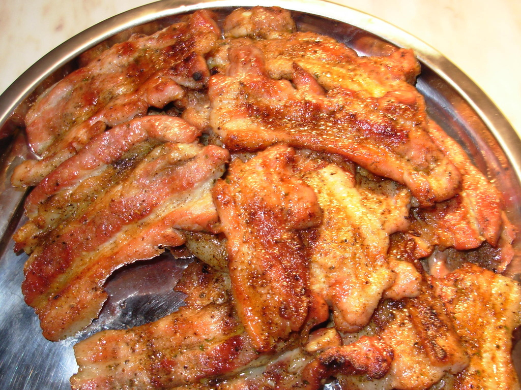 Boczek z grilla wyjątkowy - przepis - Mojegotowanie.pl