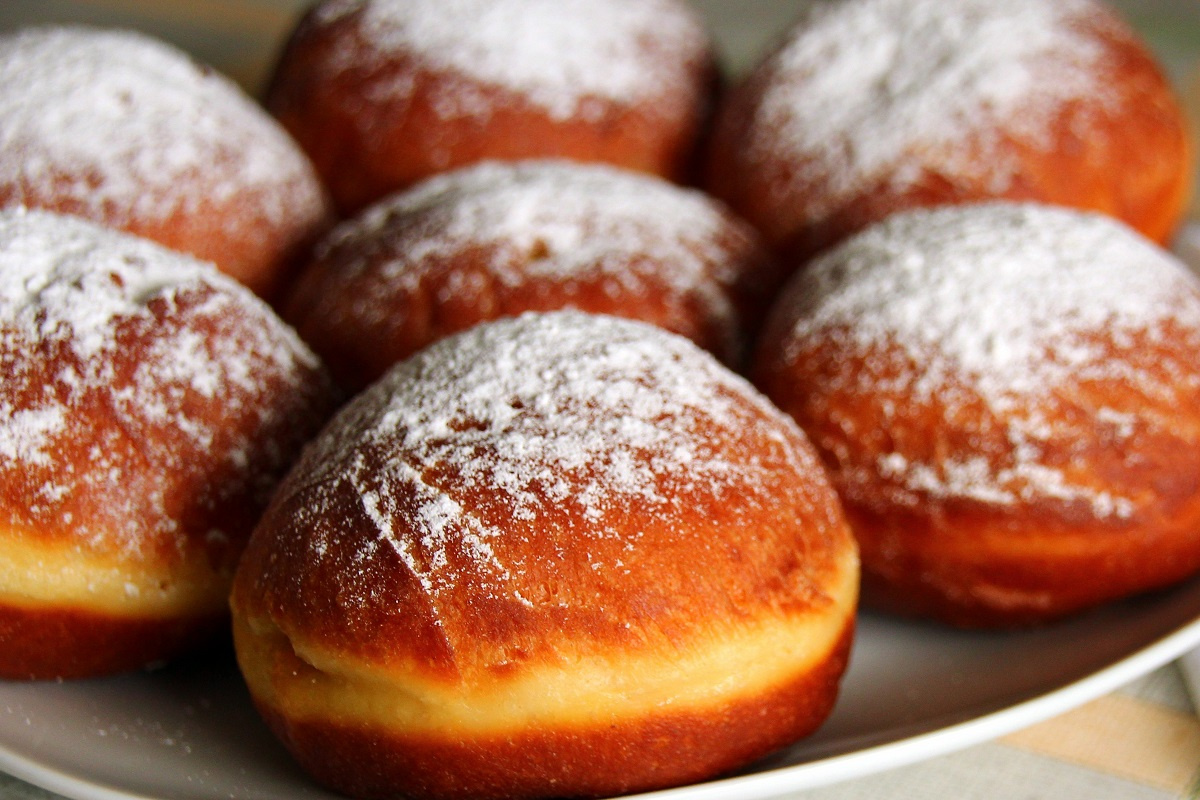 Pączek za 20 groszy? Z tym przepisem zrobicie ich aż 20, ale nie ...