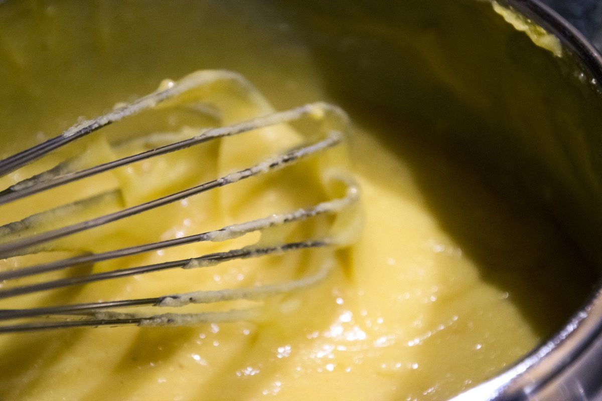 Koniec z szorowaniem. Budyń już nigdy się nie przypali, jeśli przed ...