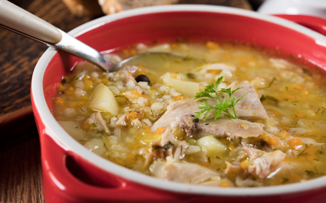 Krupnik babci nie ma sobie równych. Jest tak gęsty i pożywny, że łyżka ...