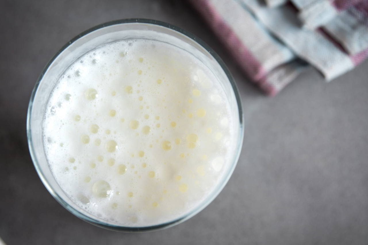 Domowy ajran wypity wieczorem zapewni dobry sen, świetnie ugasi ...