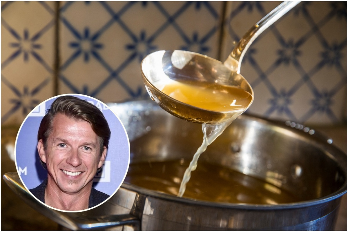 Karol Okrasa dodaje do rosołu zaskakujący składnik, ale wie, co robi ...