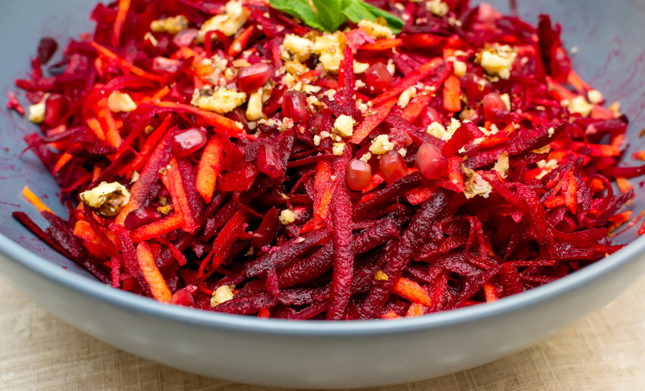 Najlepsza surówka z kiszonych buraków do ryby. Łączę je z 2 dodatkami ...