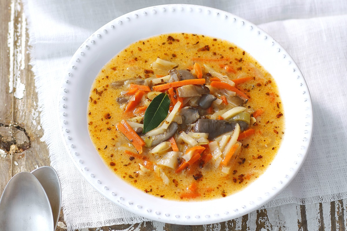 Flaczki z boczniaków - Przepis na Flaczki z boczniaków - Mojegotowanie.pl