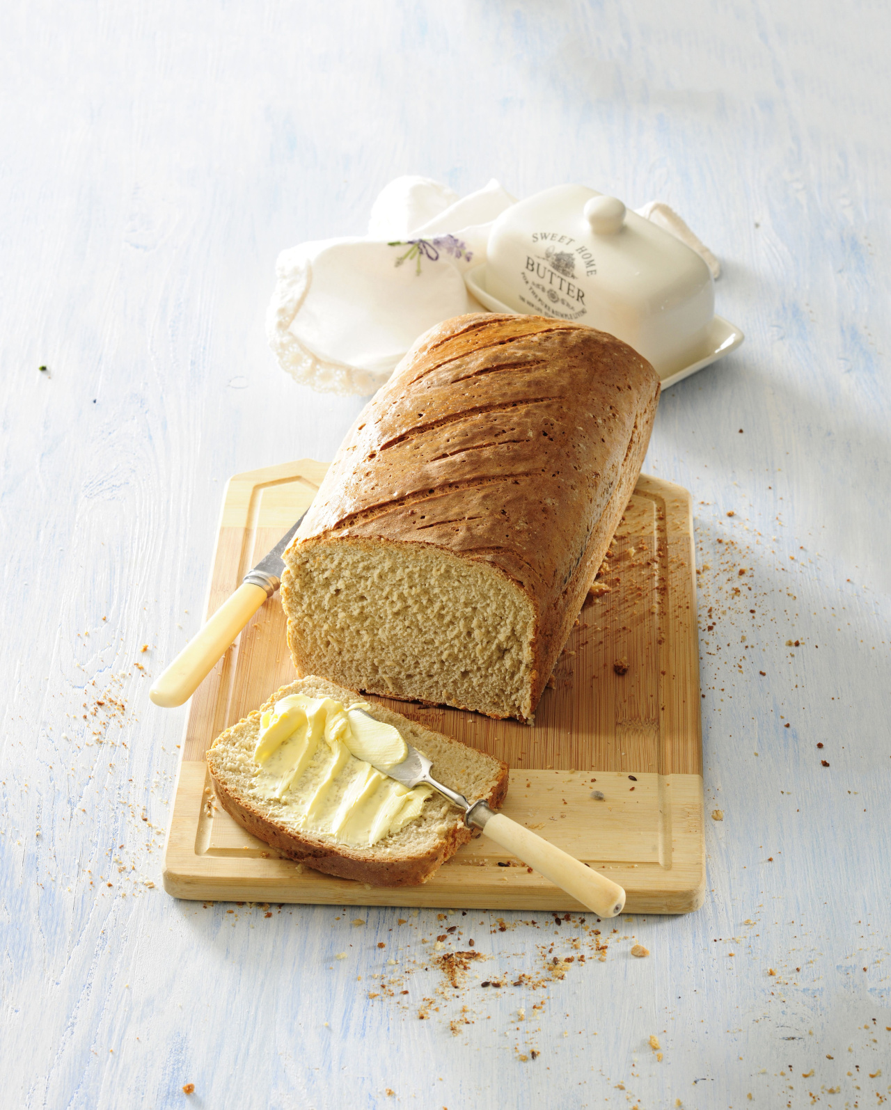 Domowy chleb razowy - przepis - Mojegotowanie.pl