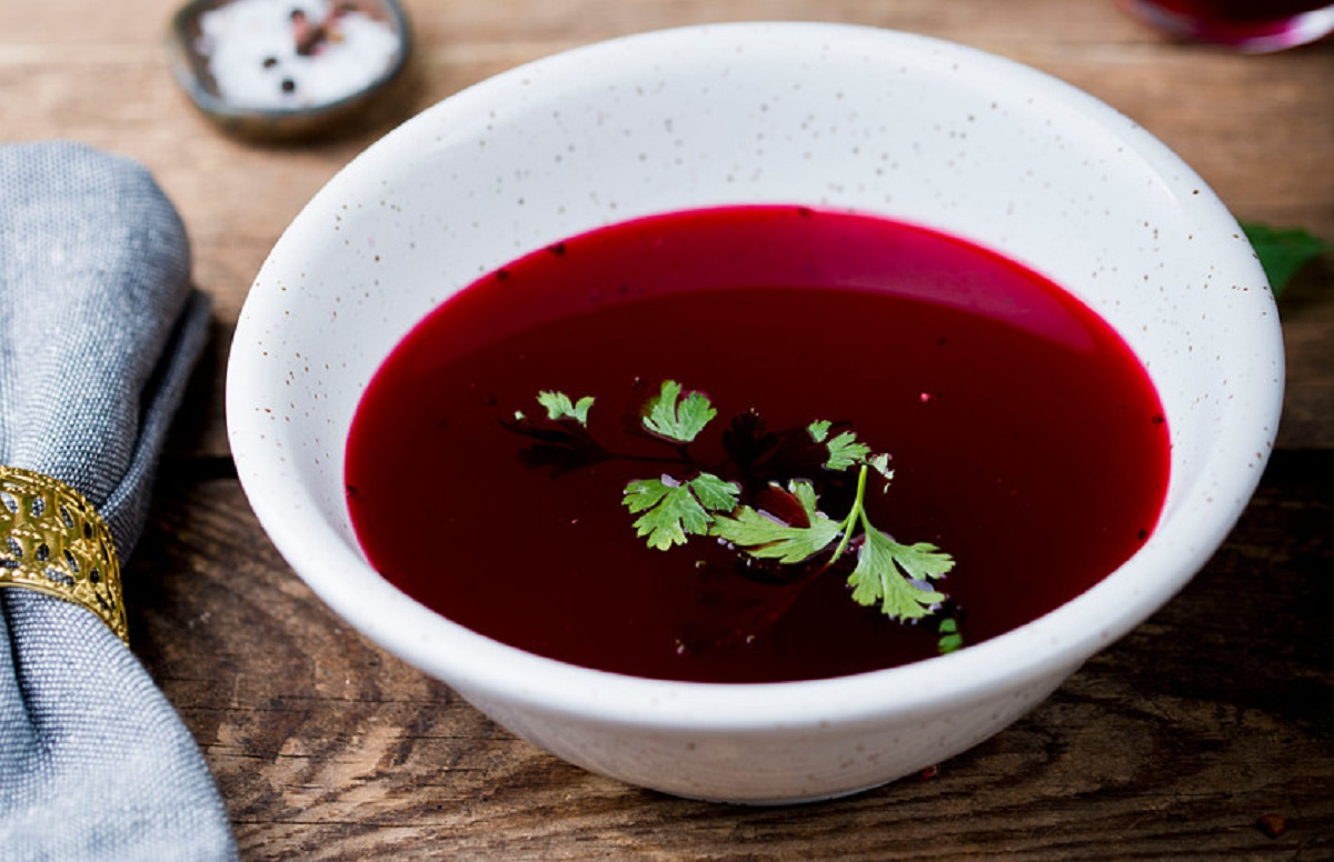 Barszcz czerwony czysty - przepis - Mojegotowanie.pl