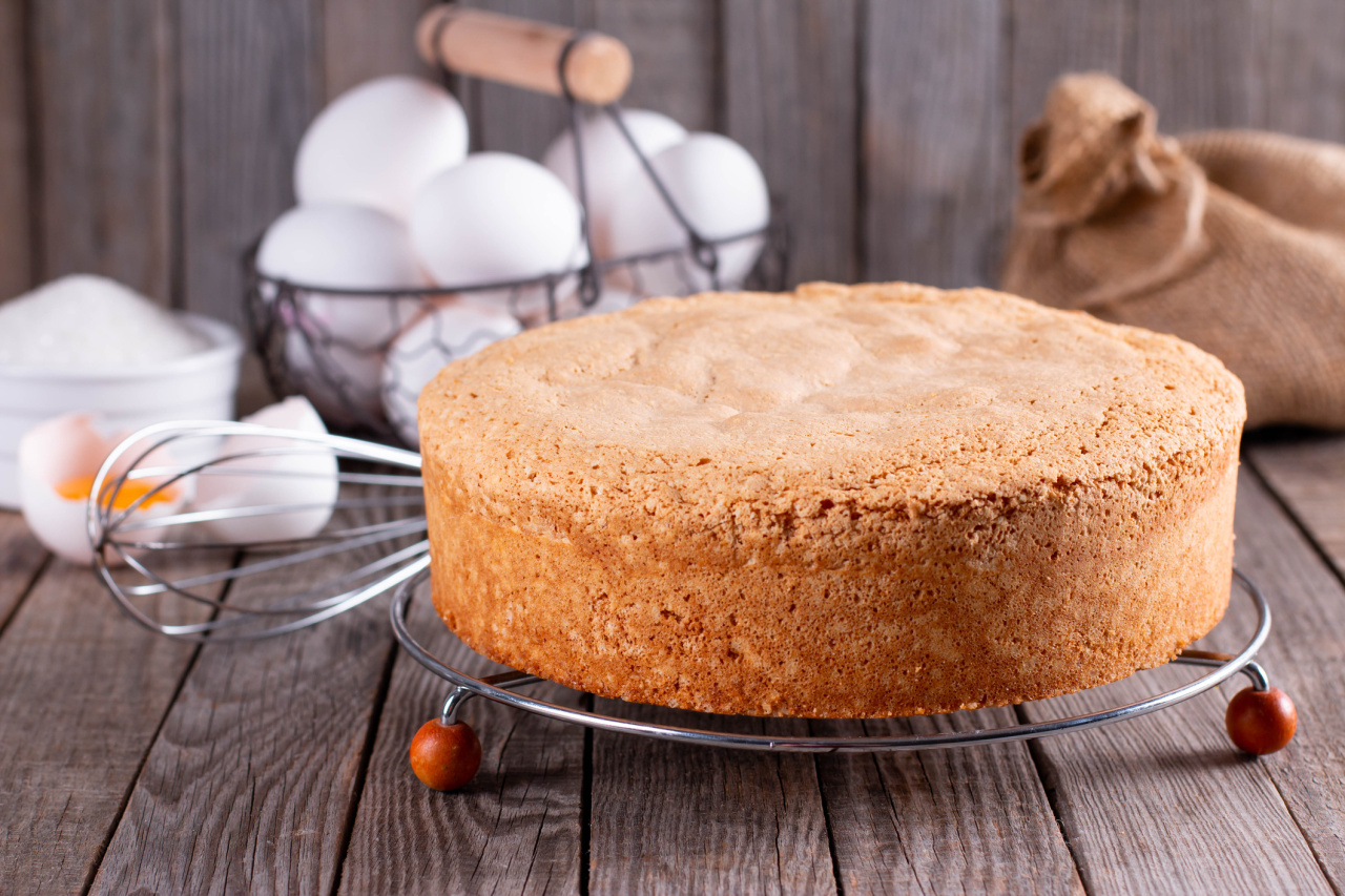 Biszkopt z olejem - przepis - Mojegotowanie.pl