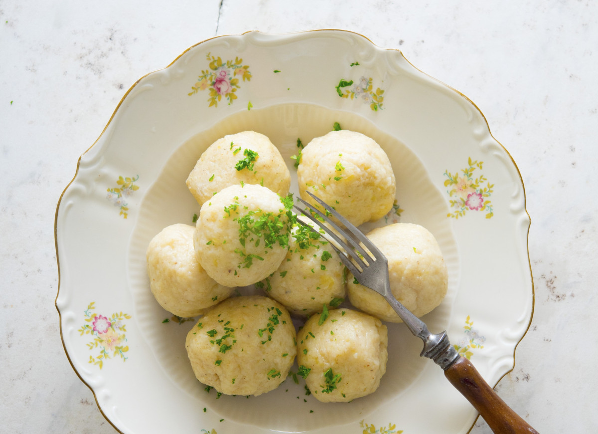 Pyzy ziemniaczane - przepis - Mojegotowanie.pl