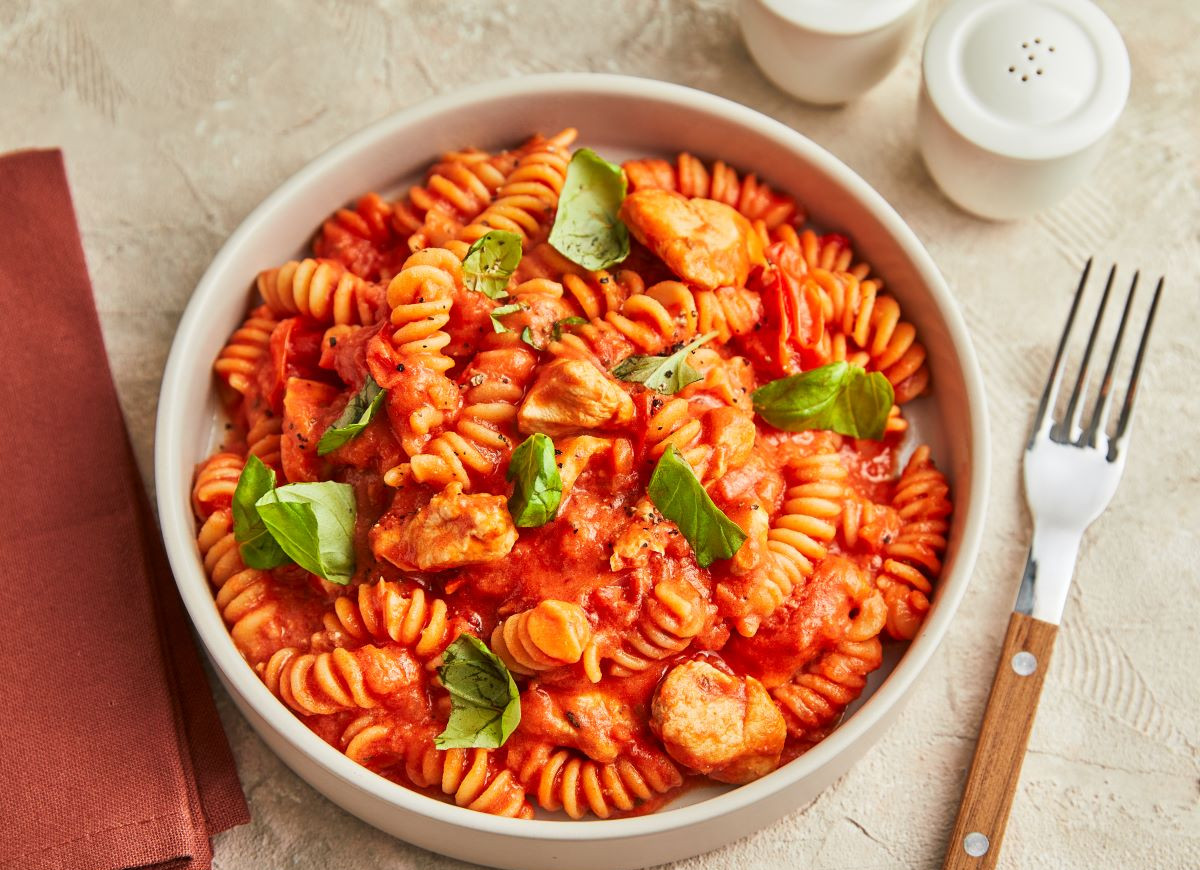 Danie jednogarnkowe z makaronem - przepis - Mojegotowanie.pl