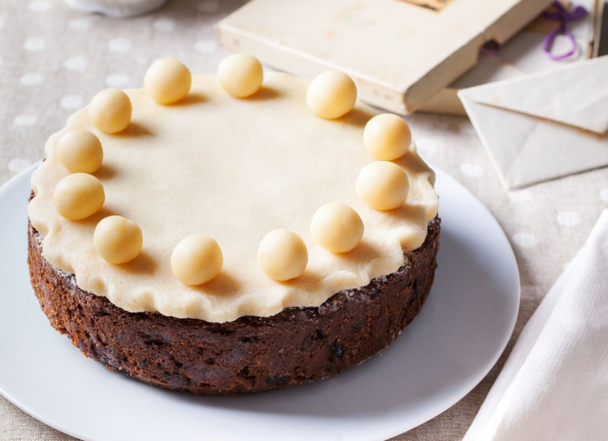 Simnel cake - przepis - Mojegotowanie.pl