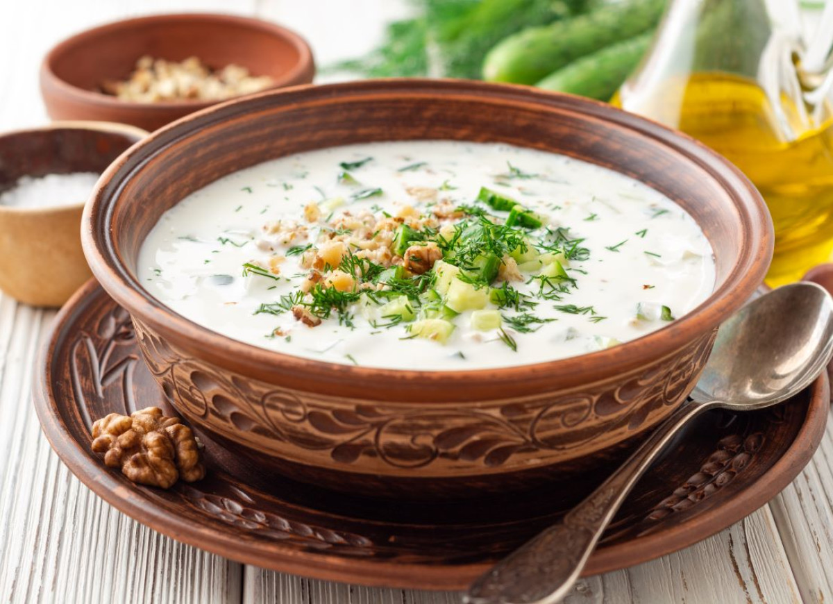 Tarator – bułgarski chłodnik - przepis - Mojegotowanie.pl