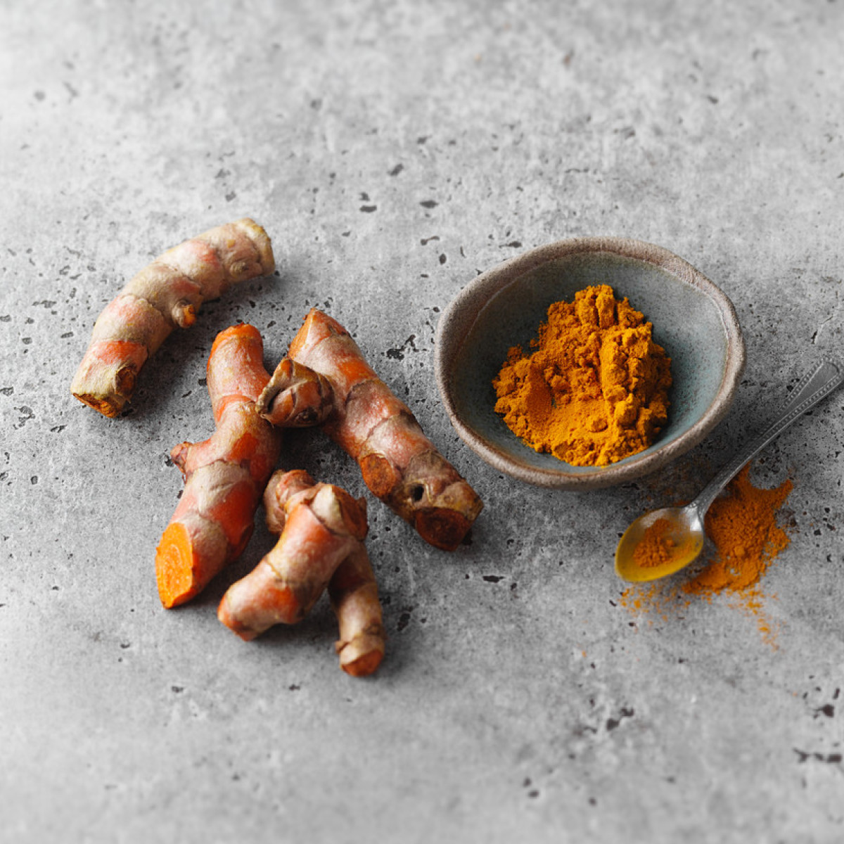 Kurkuma - jak stosować przyprawę i korzeń - Mojegotowanie.pl