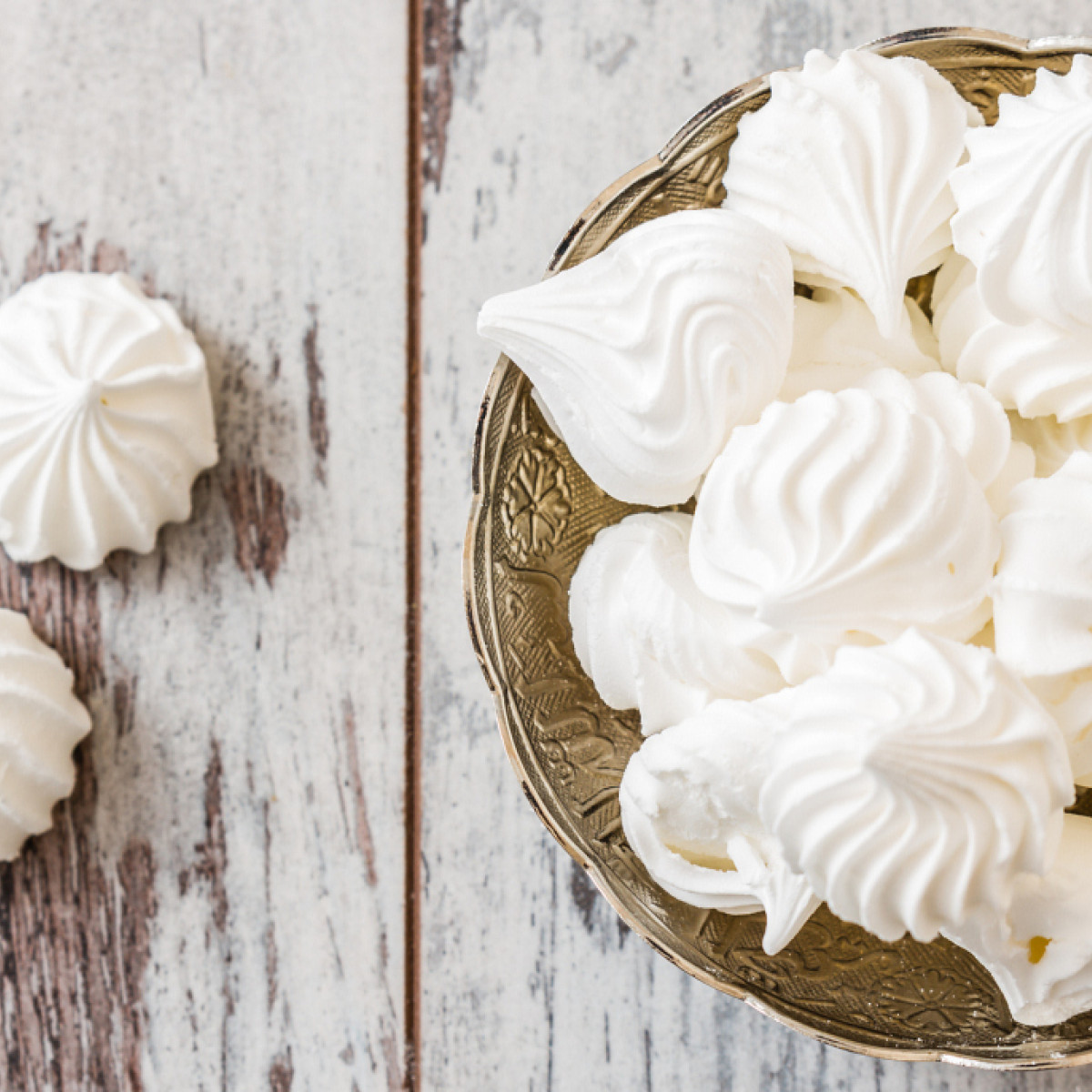 Jak zrobić bezę? Beza pieczenie i suszenie krok po kroku - Mojegotowanie.pl