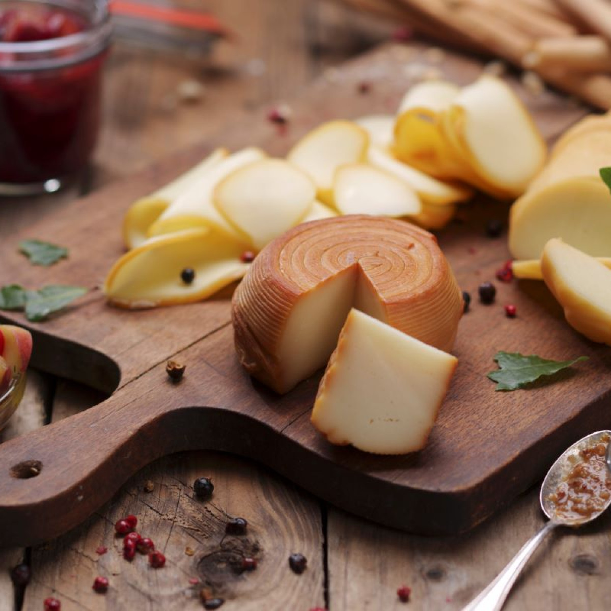 Jak się robi wędzony ser? - Mojegotowanie.pl