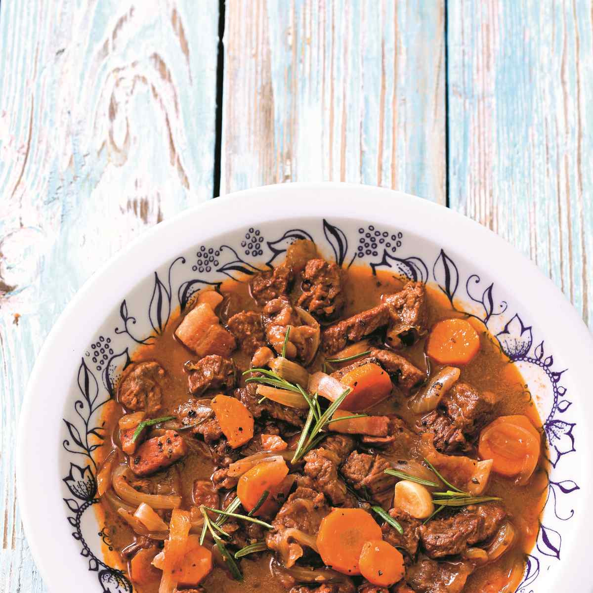 Boeuf strogonow - przepis - Mojegotowanie.pl