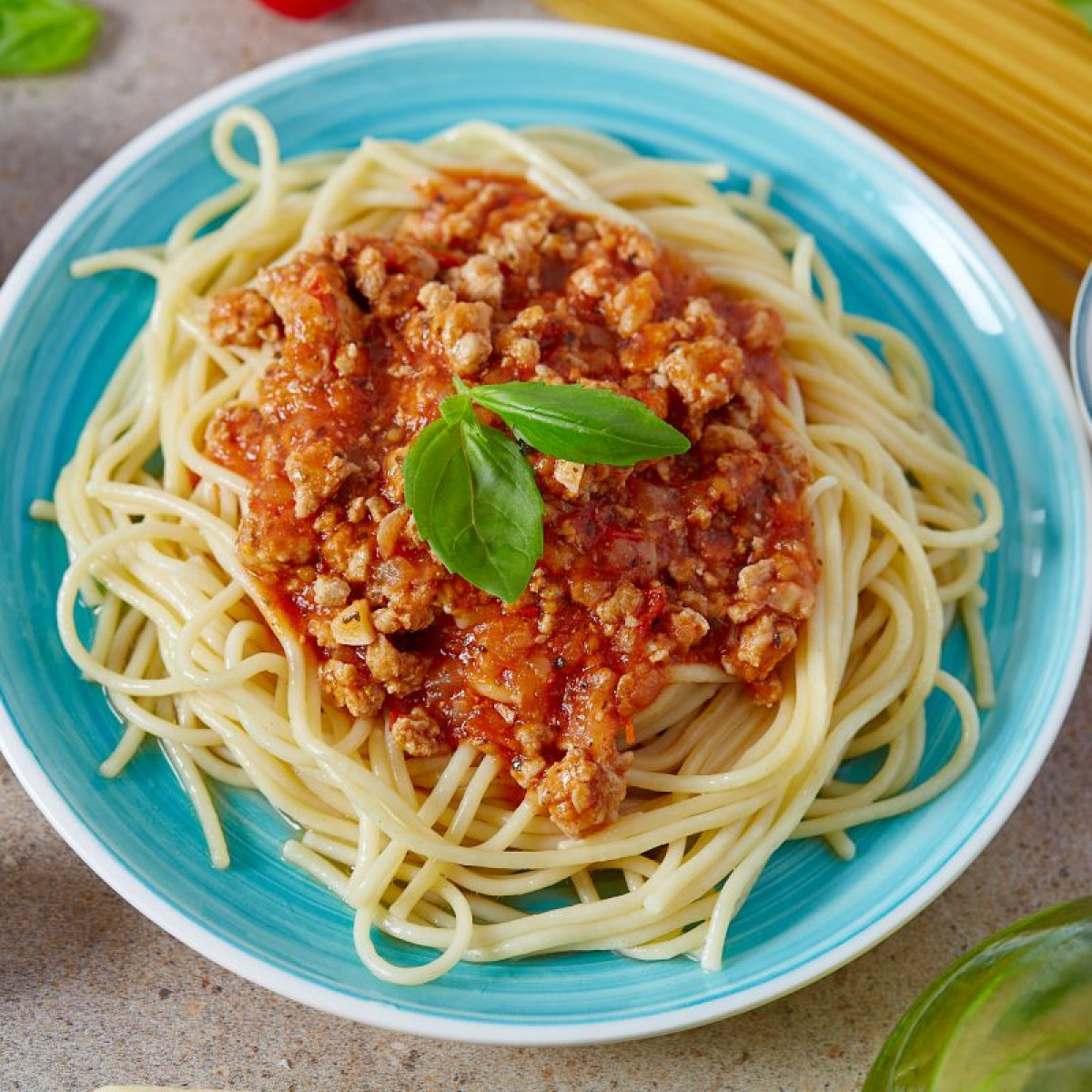 Sos do spaghetti bolognese - przepis - Mojegotowanie.pl