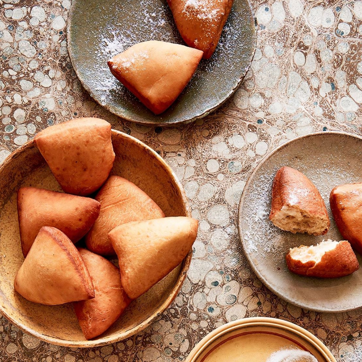 Mandazi – kokosowe pączki z kardamonem - przepis - Mojegotowanie.pl