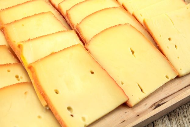 Raclette - francuskie serowe pyszności - przepis - Mojegotowanie.pl