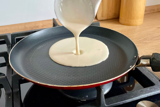 Naleśniki gyros - przepis - Mojegotowanie.pl