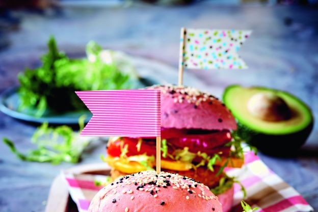 Domowe burgery - Przepis na domowe burgery - MojeGotowanie.pl