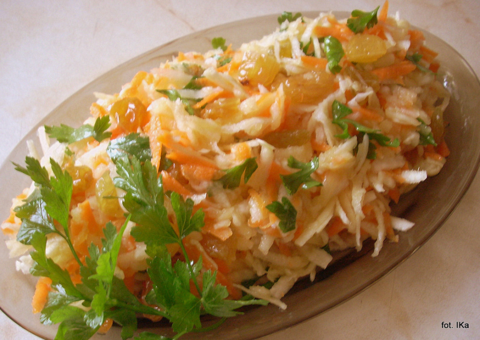 Surówka z selera - przepis - Mojegotowanie.pl