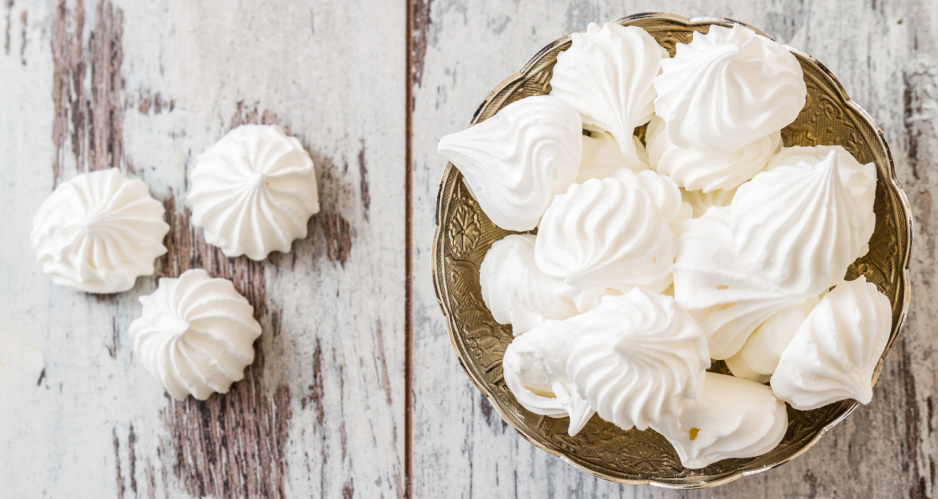 Jak zrobić bezę? Beza pieczenie i suszenie krok po kroku - Mojegotowanie.pl