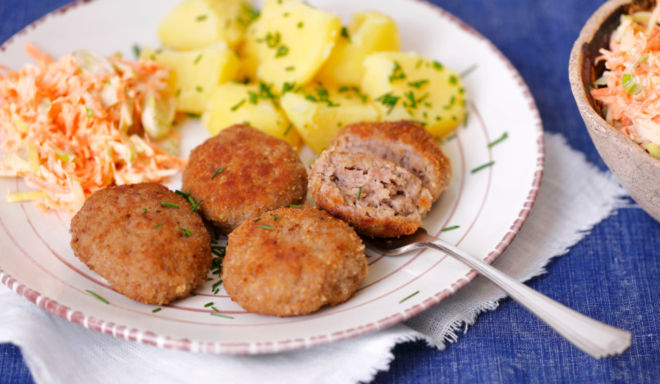 Dodajcie do kotletów mielonych ten składnik. Będą soczyste i mięciutkie ...