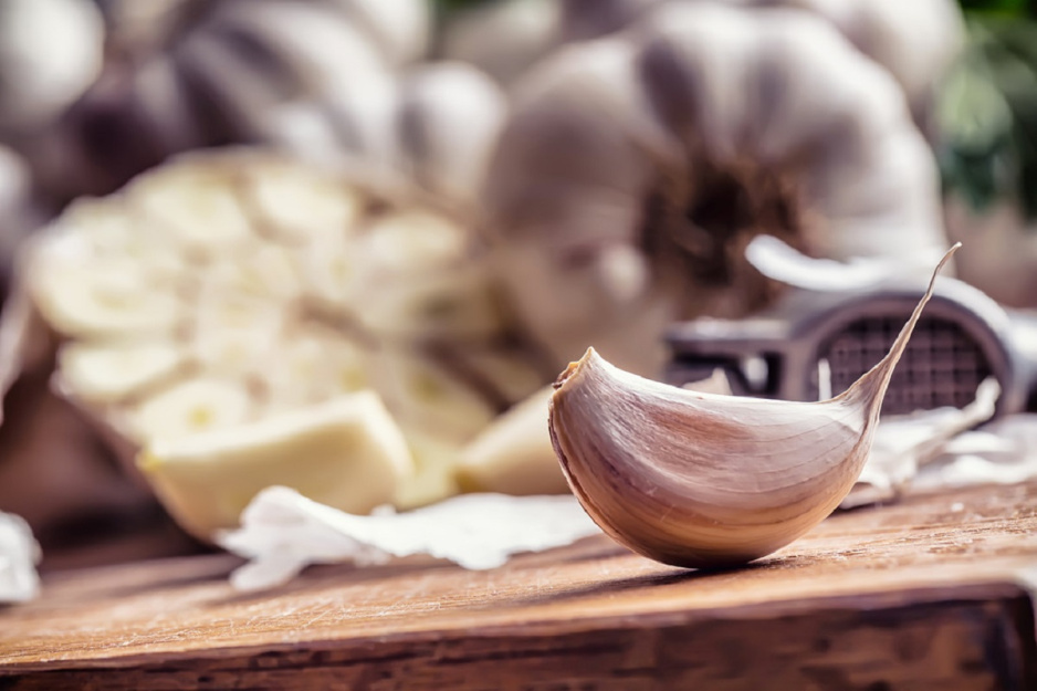 Jak doprawiać dania czosnkiem, aby nie czuć nieprzyjemnego zapachu z ...