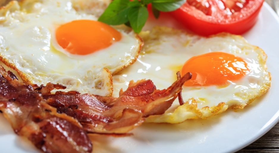 Idealne jajko sadzone zrobicie tylko na takim tłuszczu. Usadźcie je w ...