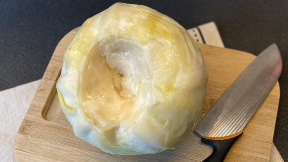 Jak ukisić główkę kapusty w całości? - Mojegotowanie.pl