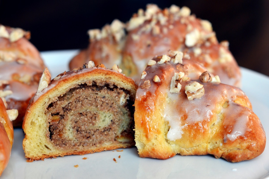 Zamiast płacić krocie zróbcie własne. Prostszego przepisu na rogale ...