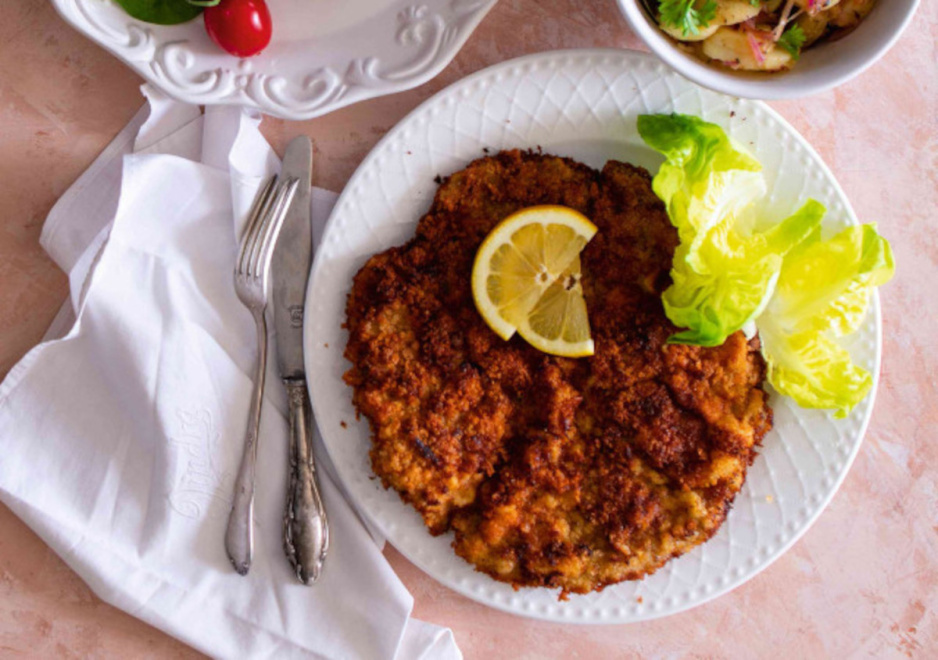 Sznycel wiedeński - przepis - Mojegotowanie.pl