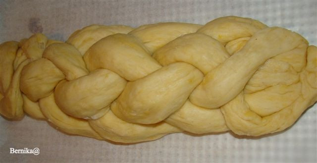 Maślana chałka "poszóstnie" pleciona - Mojegotowanie.pl