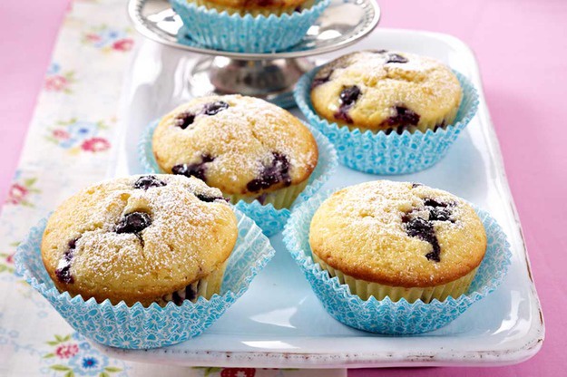 Muffinki jagodowe na maślance - Przepis na Muffinki jagodowe na ...